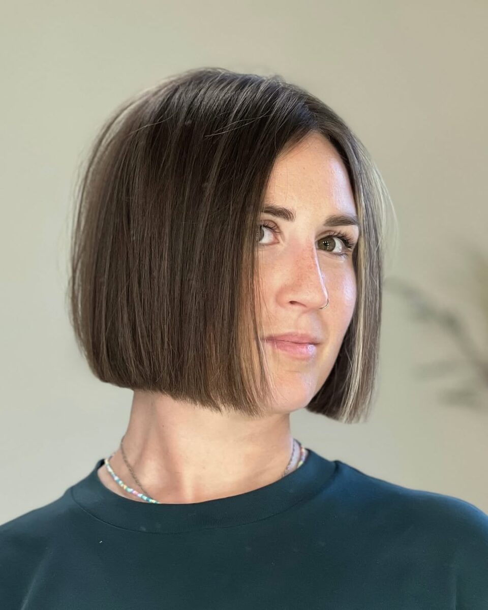 10 Low-Maintenance Chin-Length Haircuts That Keep You Stylish With ...