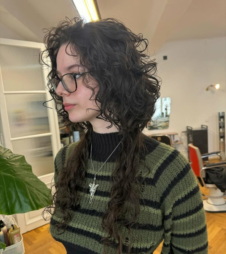 10 Jellyfish Haircut Ideas For A Unique And Bold Look Like No Other