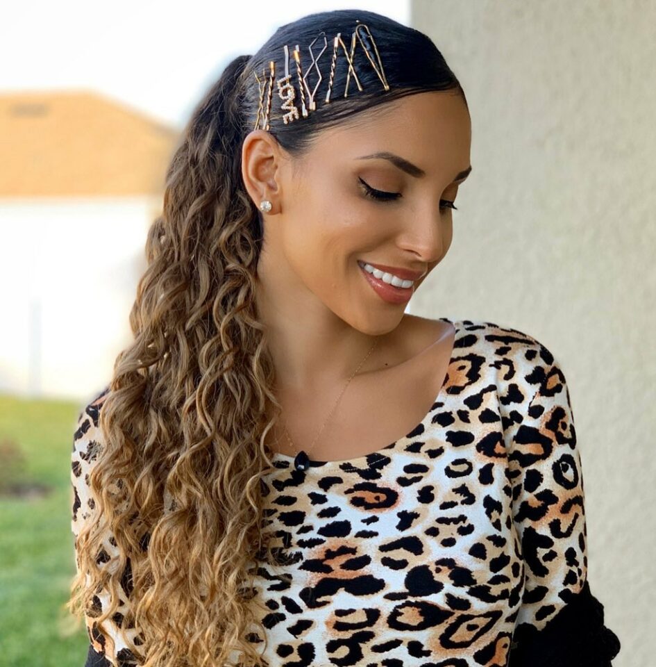 11 Curly Ponytail Ideas You'll Love Wearing Everywhere