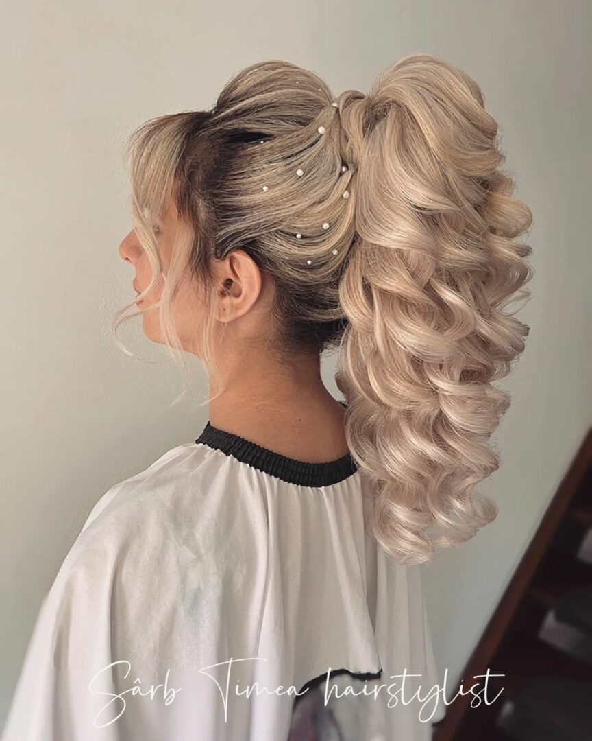 11 Curly Ponytail Ideas You'll Love Wearing Everywhere