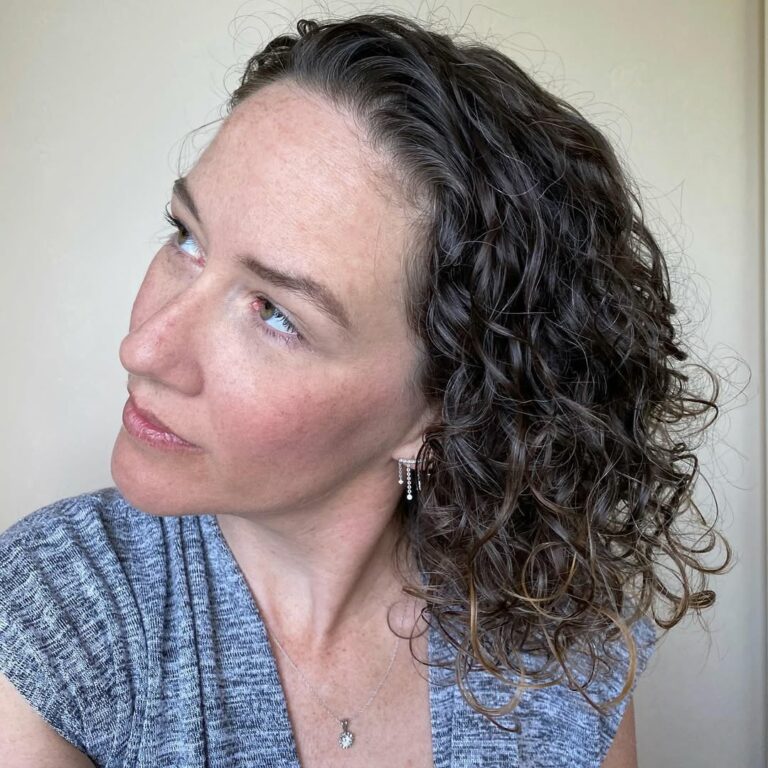 10 Easy Hairstyles For Thin Curly Hair That You Must Try