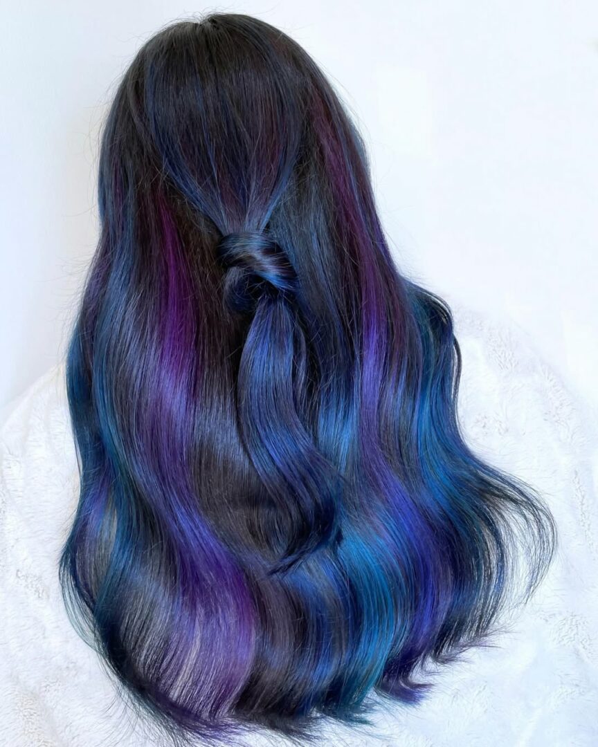 10 Dark Blue Hair Ideas To Transform Your Everyday Look