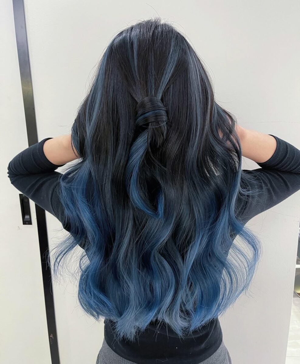 10 Dark Blue Hair Ideas To Transform Your Everyday Look