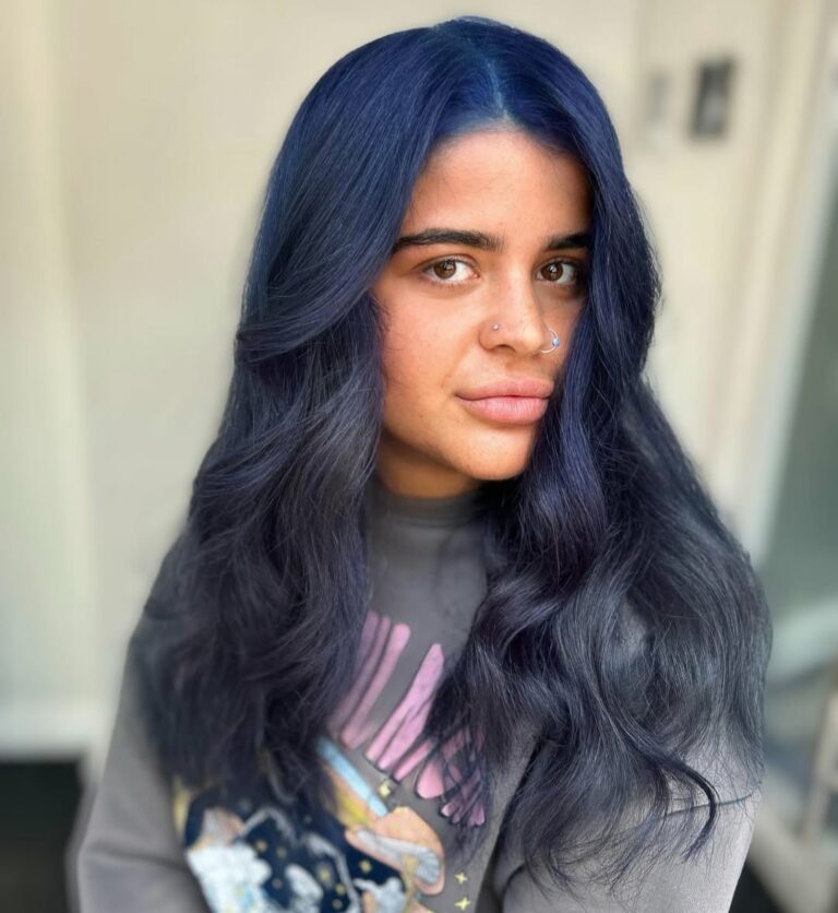 10 ideas para el pelo azul oscuro que transformarán tu look diario