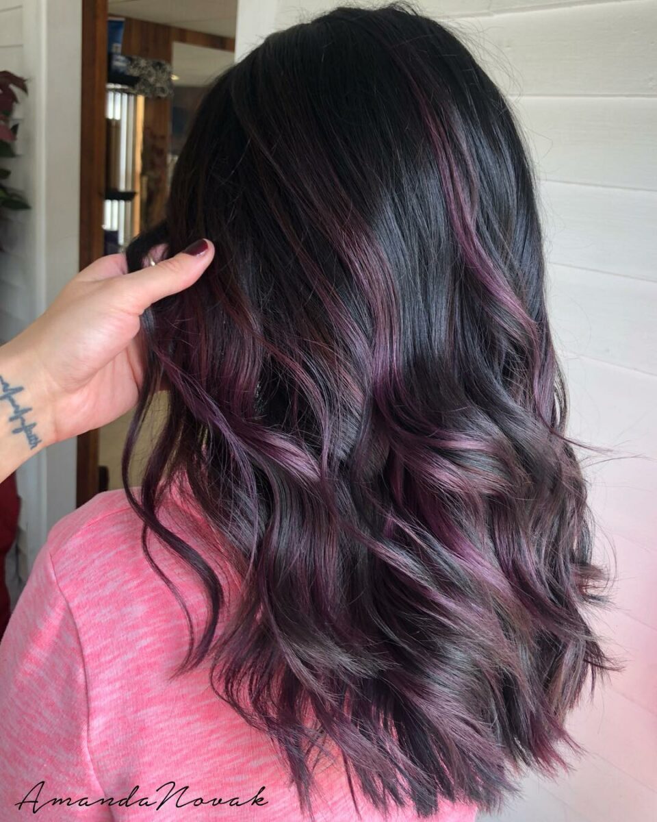 10 Ideias Irresistíveis de Cabelo Roxo Escuro Para Inspirar o Seu ...
