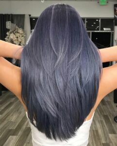 10 ideas para el pelo azul oscuro que transformarán tu look diario
