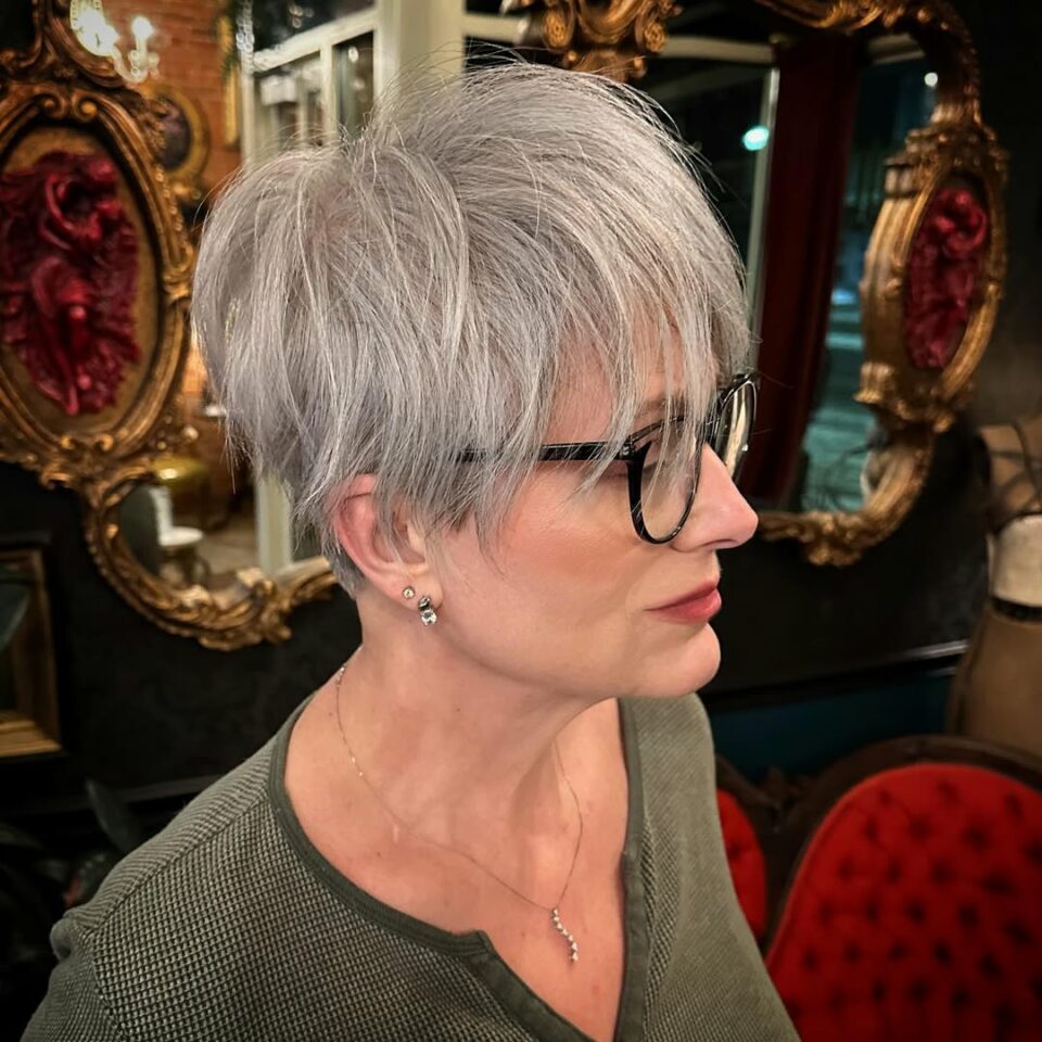 10 Pixie Bob Cuts For Older Women That Are Stunning