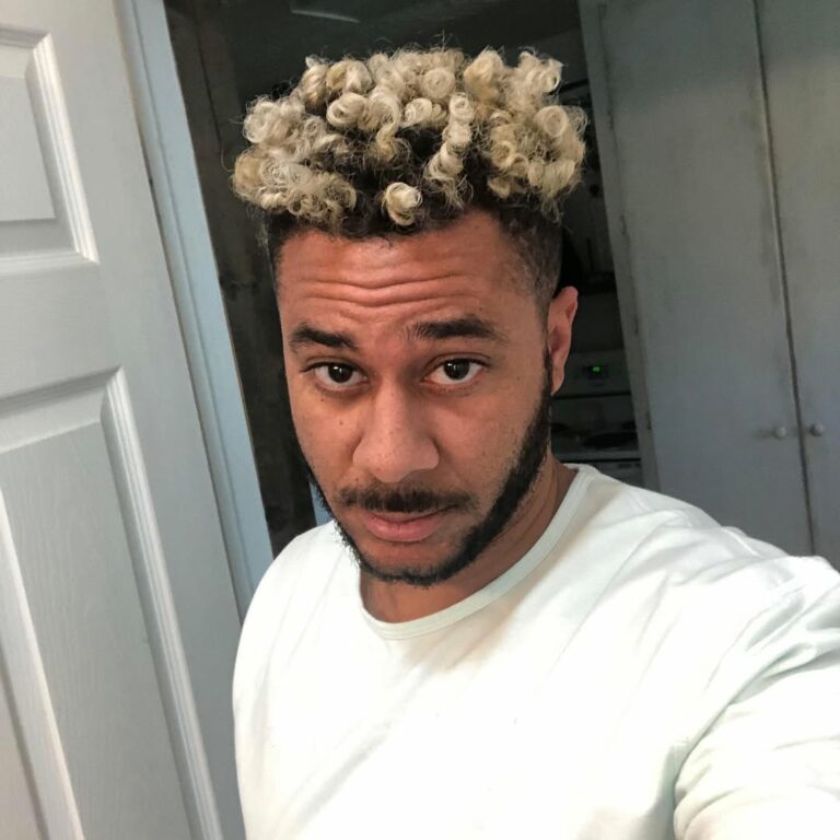 12 Cool Frosted-Tip Hair Ideas To Light Up Your Look