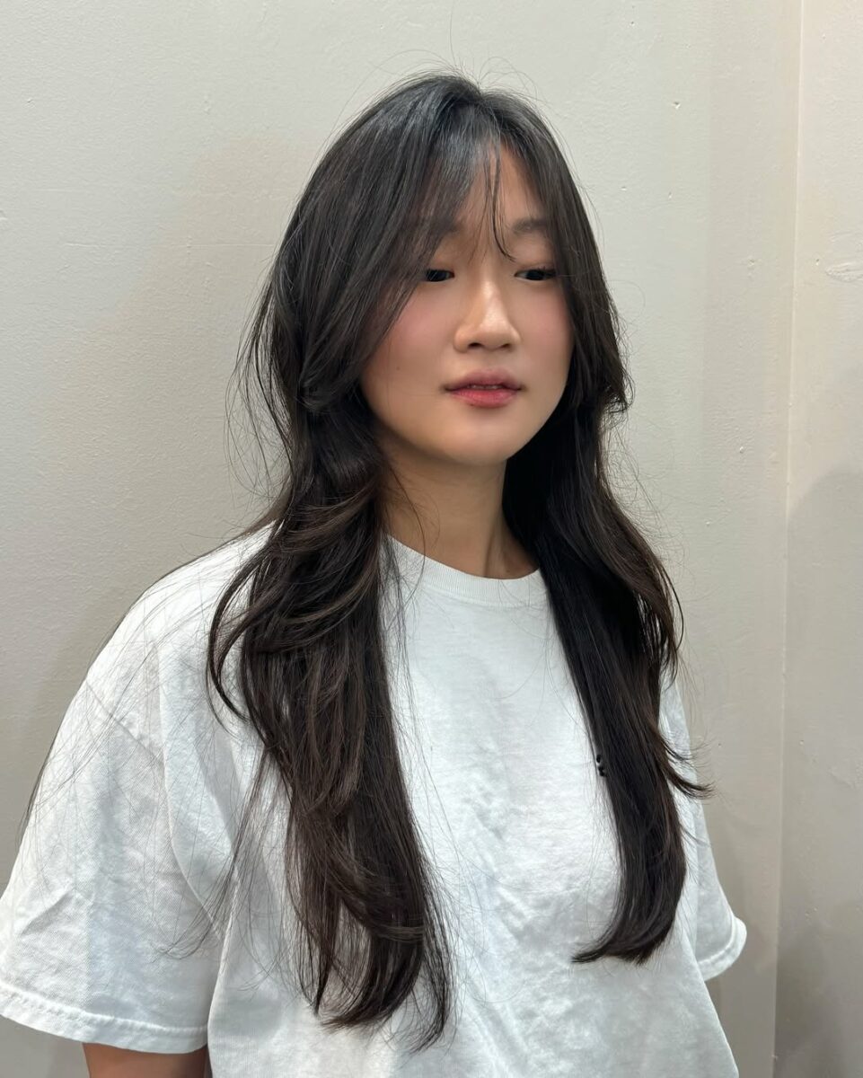 10 Stylish Layered Haircuts For Full Faces That Highlight Your Natural ...