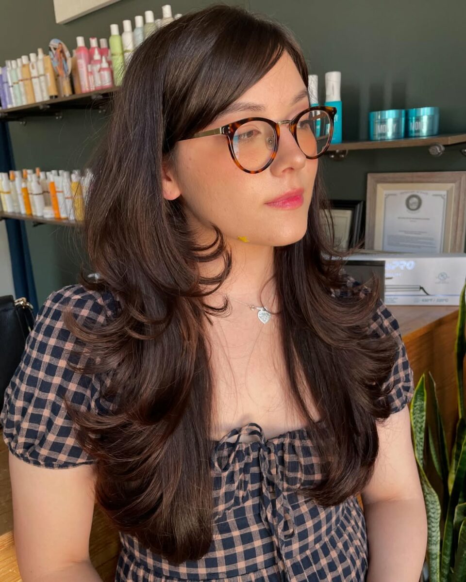 10 Trendy Long Hairstyles With Side Bangs You'll Want To Try Yourself
