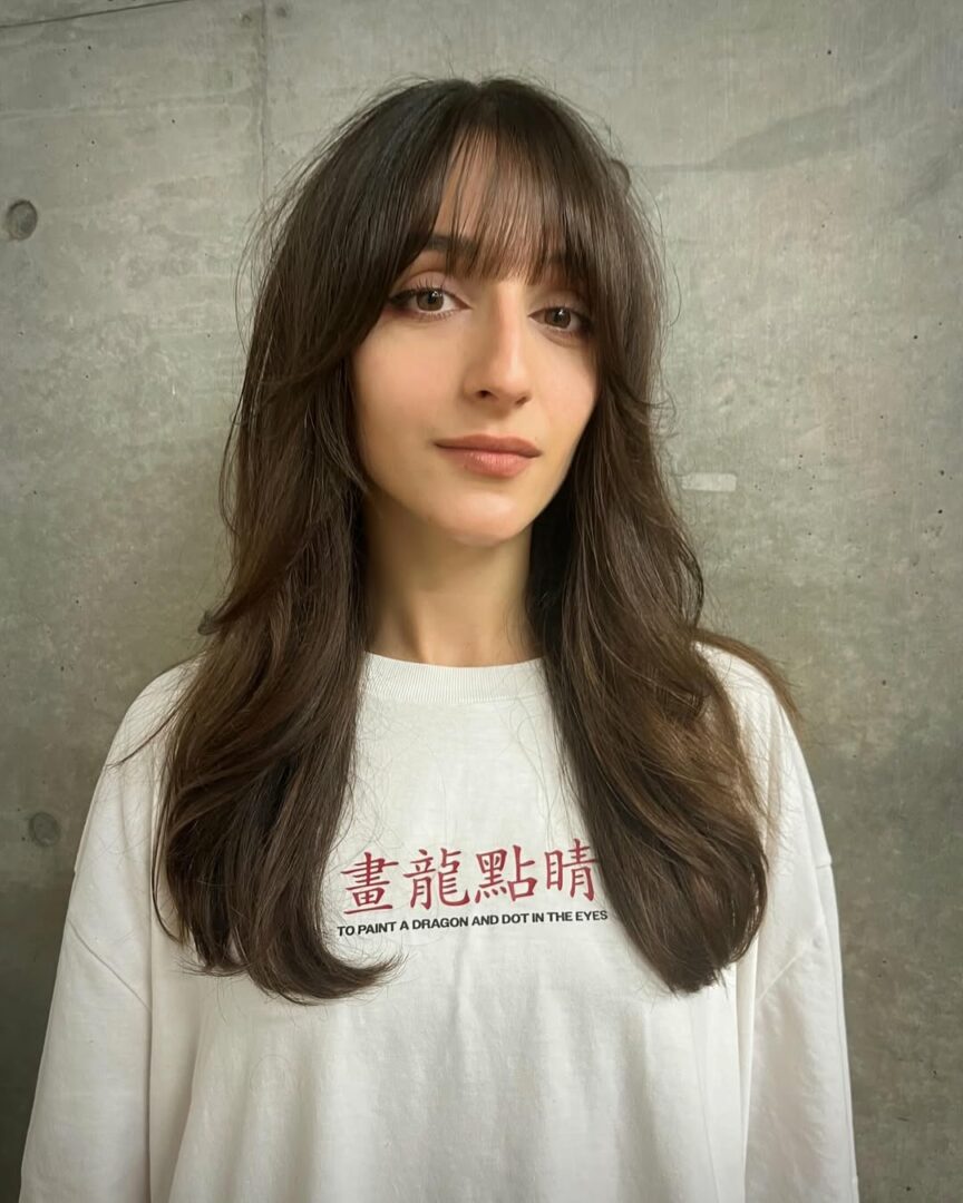 10 Classy Straight Hair With Bangs Ideas That Always Look Stylish