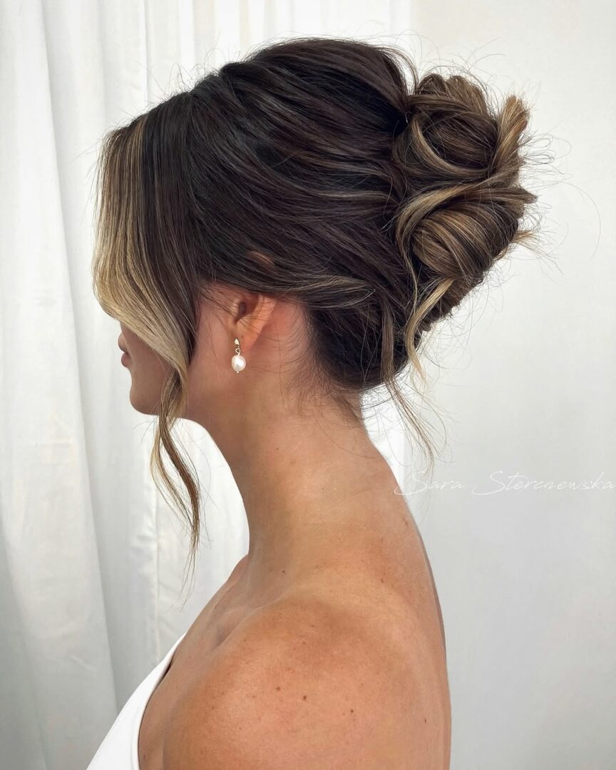 12 Effortless Loose Updos For Stylish Hair On Busy Days