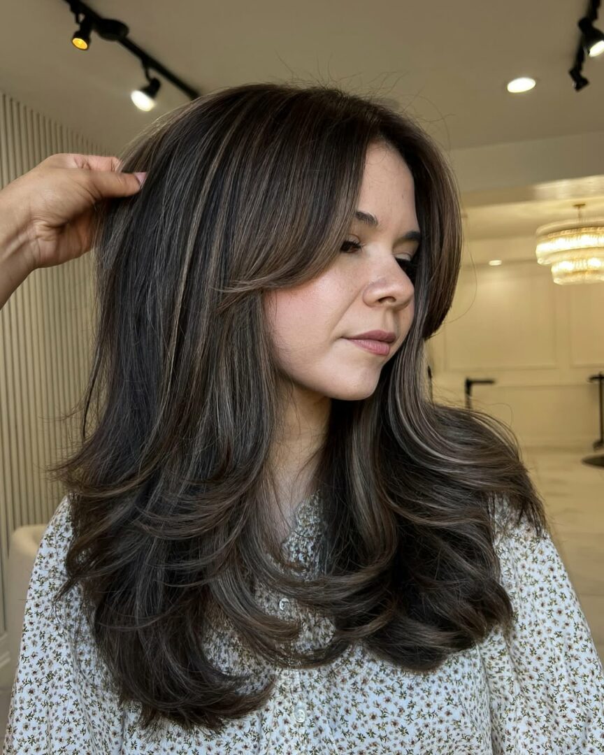 11 Flattering Hairstyles With Bangs That Every Round-Faced Girl Should ...