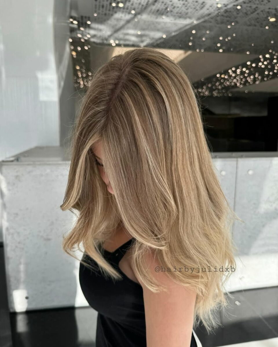 10 looks de rubio arena frescos y preciosos que te encantarán en 2025