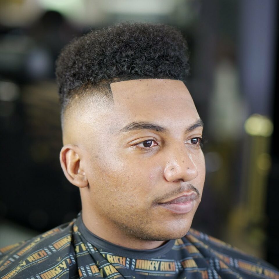 11 Cortes de Cabelo César Afiados para Homens que se Querem Destacar