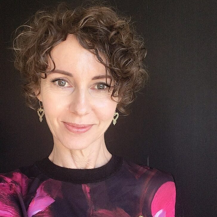 10 Easy Hairstyles For Thin Curly Hair That You Must Try