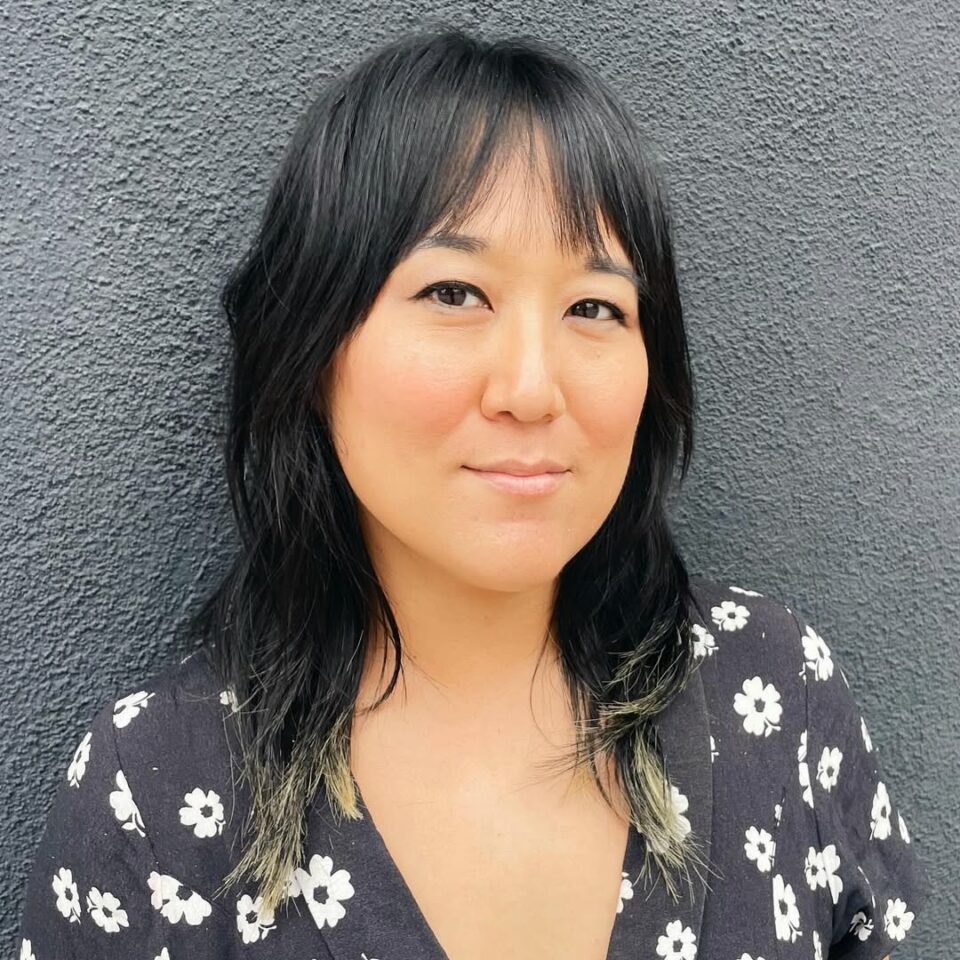 10 Classy Straight Hair With Bangs Ideas That Always Look Stylish