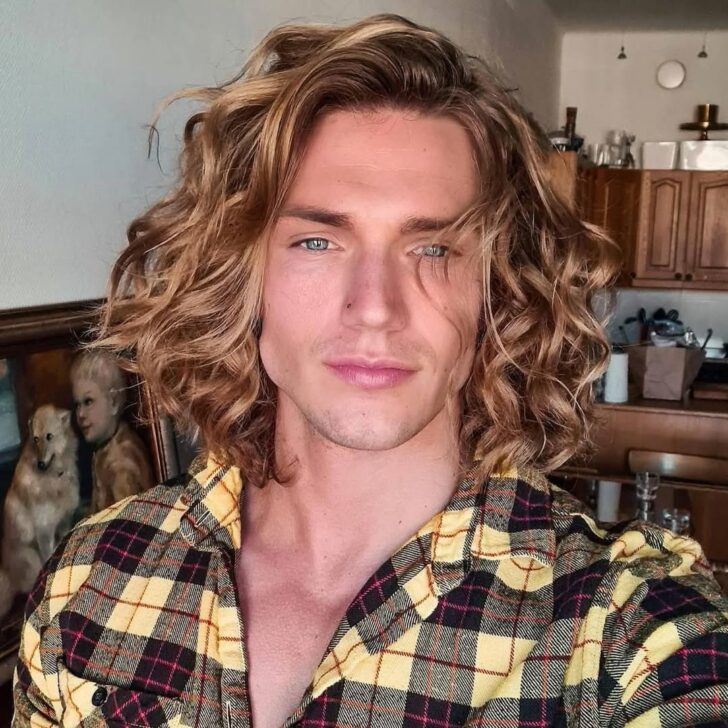 Top 11 lange jongenskapsels die fris en leuk zijn