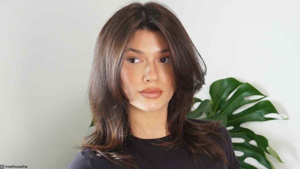 The Curve Cut Is The Hottest Face-Framing Style This Year