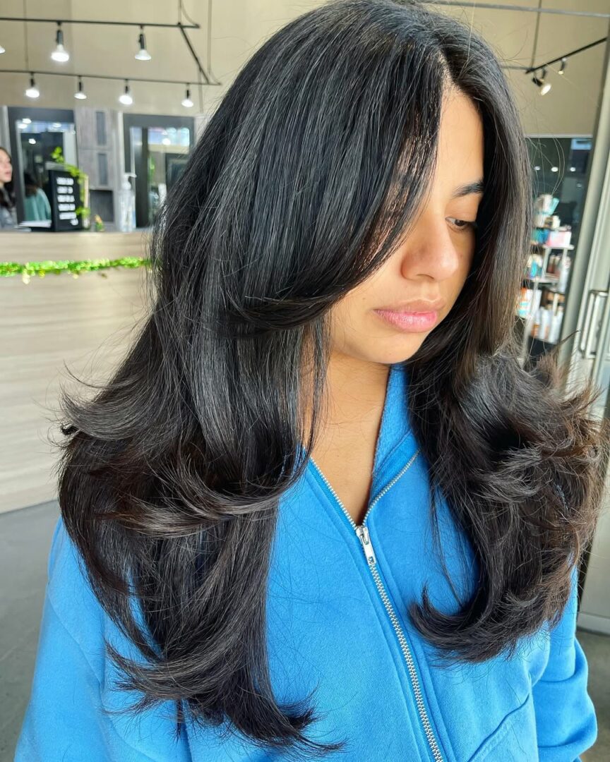 10 Stylish Layered Haircuts For Full Faces That Highlight Your Natural ...