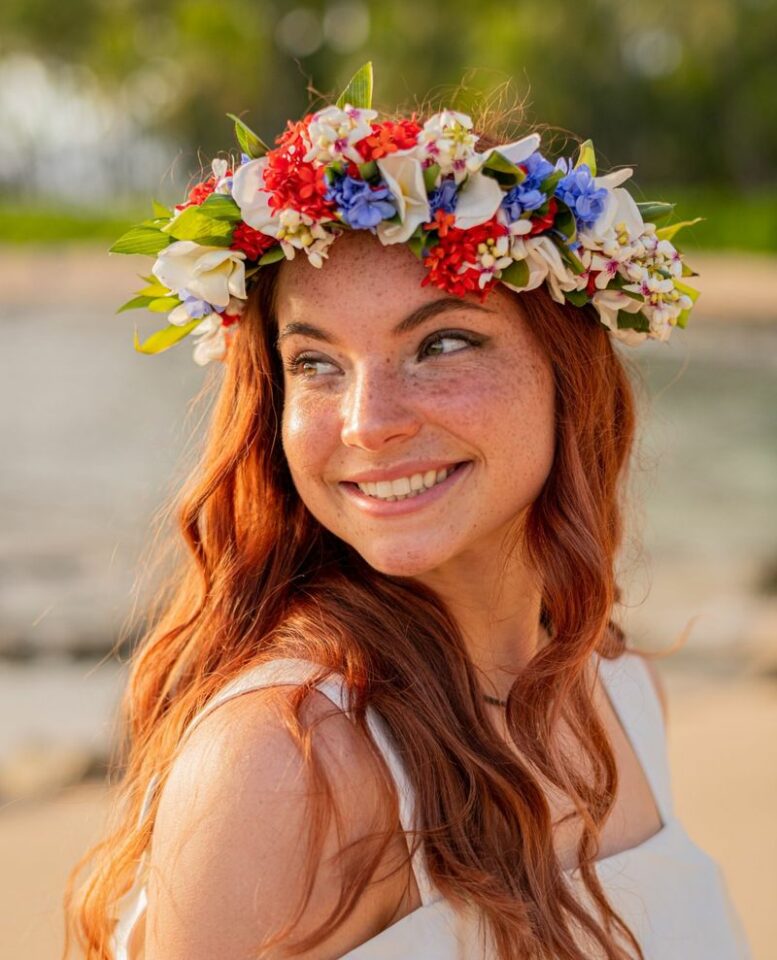 11 Beautiful Hawaiian Hairstyles For A Tropical Vibe