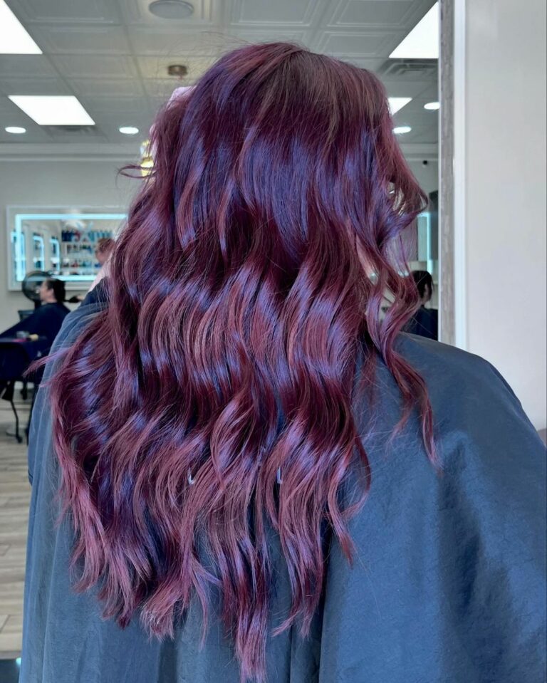 10 impresionantes ideas de tintes de pelo rojo violeta para un look ...