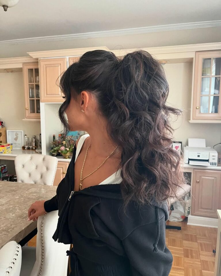 11 Curly Ponytail Ideas You'll Love Wearing Everywhere