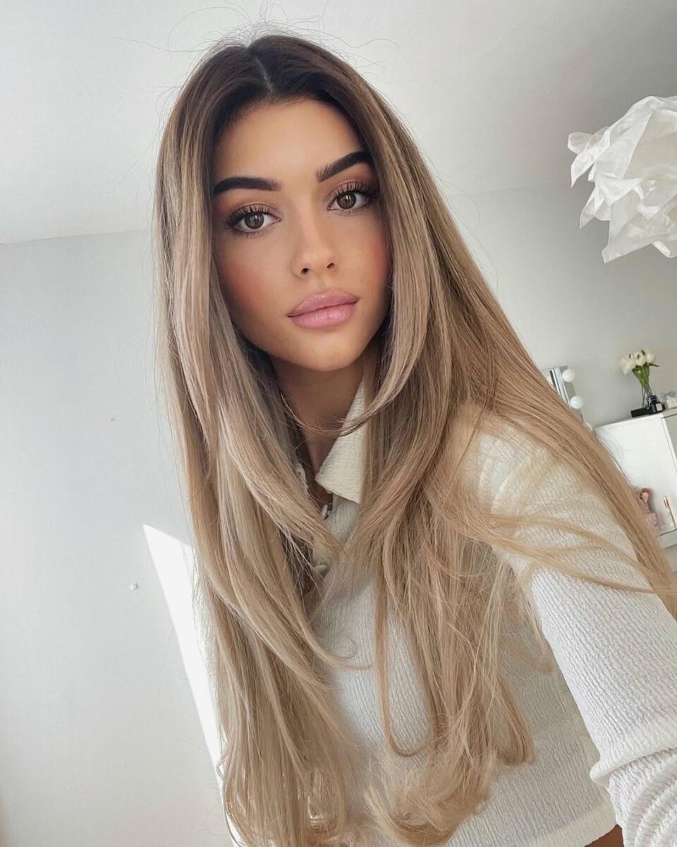 The Curve Cut Is The Hottest Face-Framing Style This Year