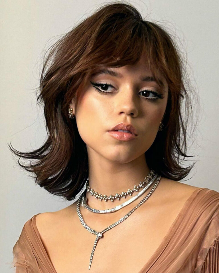 10 Youthful And Flirty Butterfly Bob Haircuts
