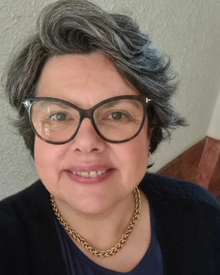 10 Slimming Hairstyles For Women Over 60 With Round Faces
