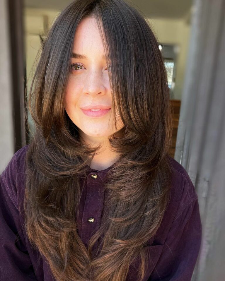 The Rachel Haircut Is An Iconic 90s Layered Hair Trend Set To Flood ...