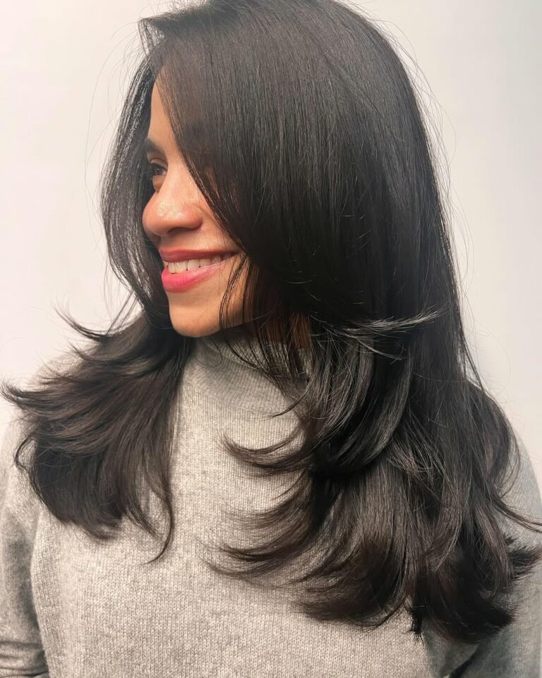 The Rachel Haircut Is An Iconic 90s Layered Hair Trend Set To Flood ...