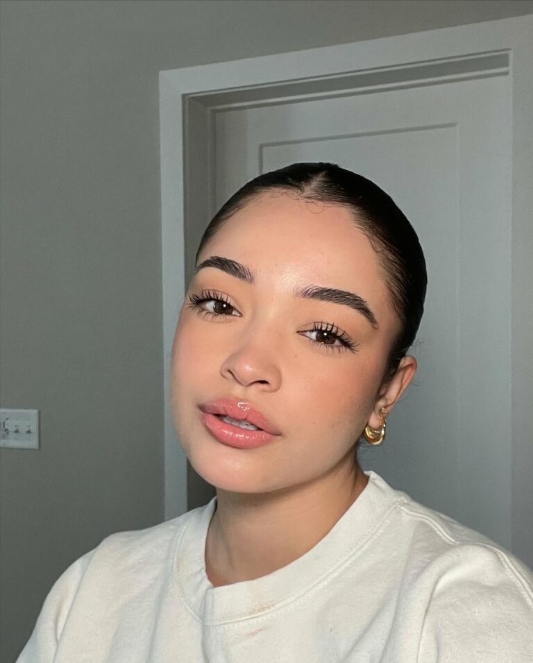 11 Trendy Slick Back Bun Styles For Every Occasion