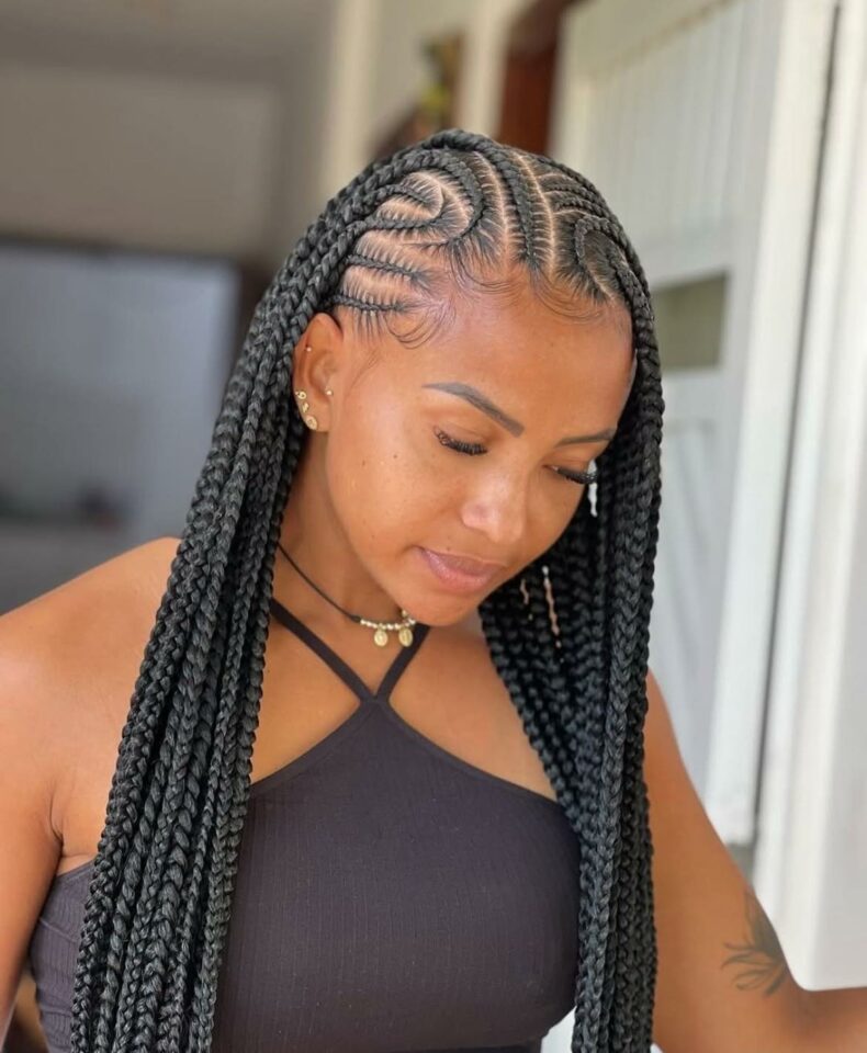 12 Medium Knotless Braids As A Trendy And Elegant Protective Style
