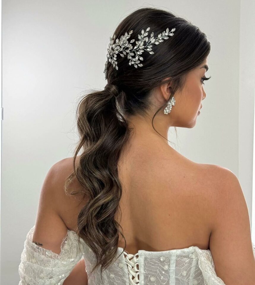 10 Effortlessly Elegant Middle Part Ponytail Hairstyles You'll Love