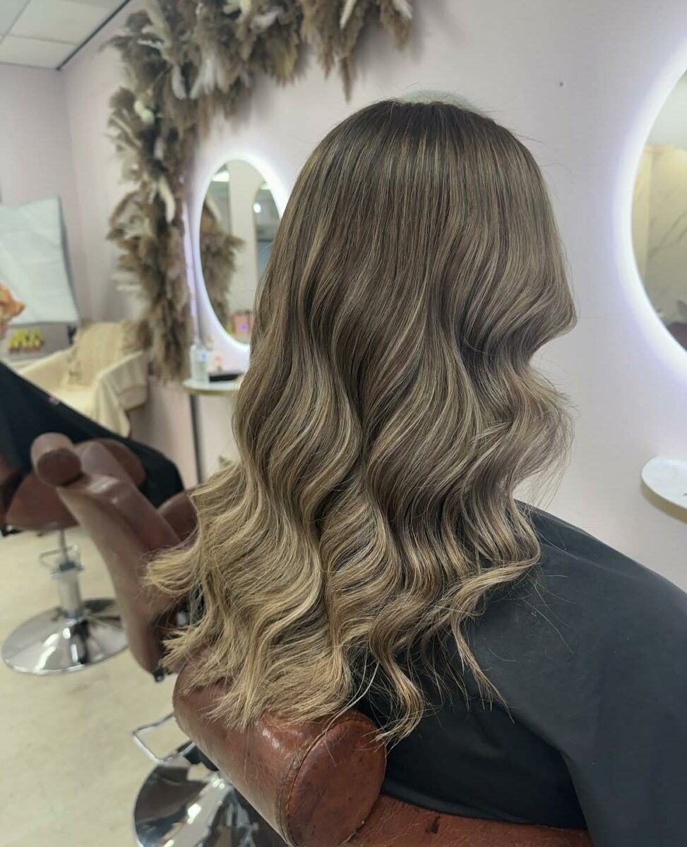 10 Lowlights For Brown Hair As The Secret To Rich, Multi-Dimensional Color