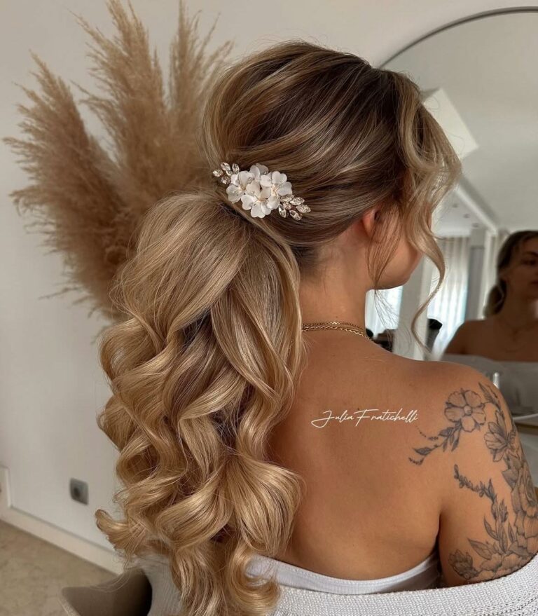 10 Effortlessly Elegant Middle Part Ponytail Hairstyles You'll Love