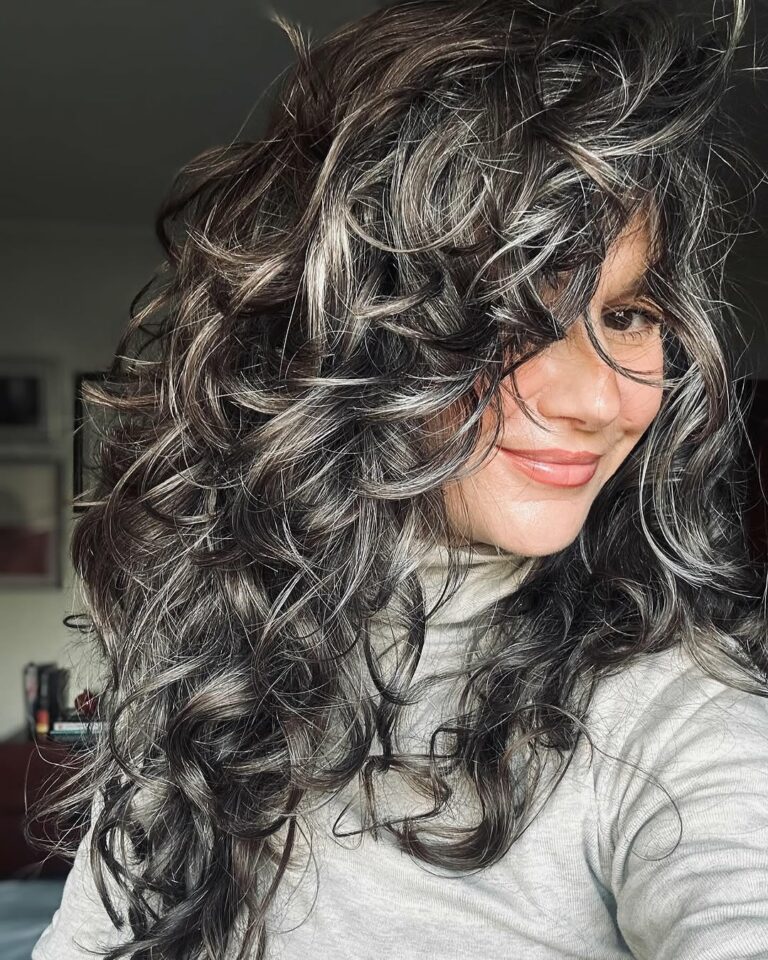 10 Gorgeous Ideas Of Dimensional Grey Hair With Brown Lowlights