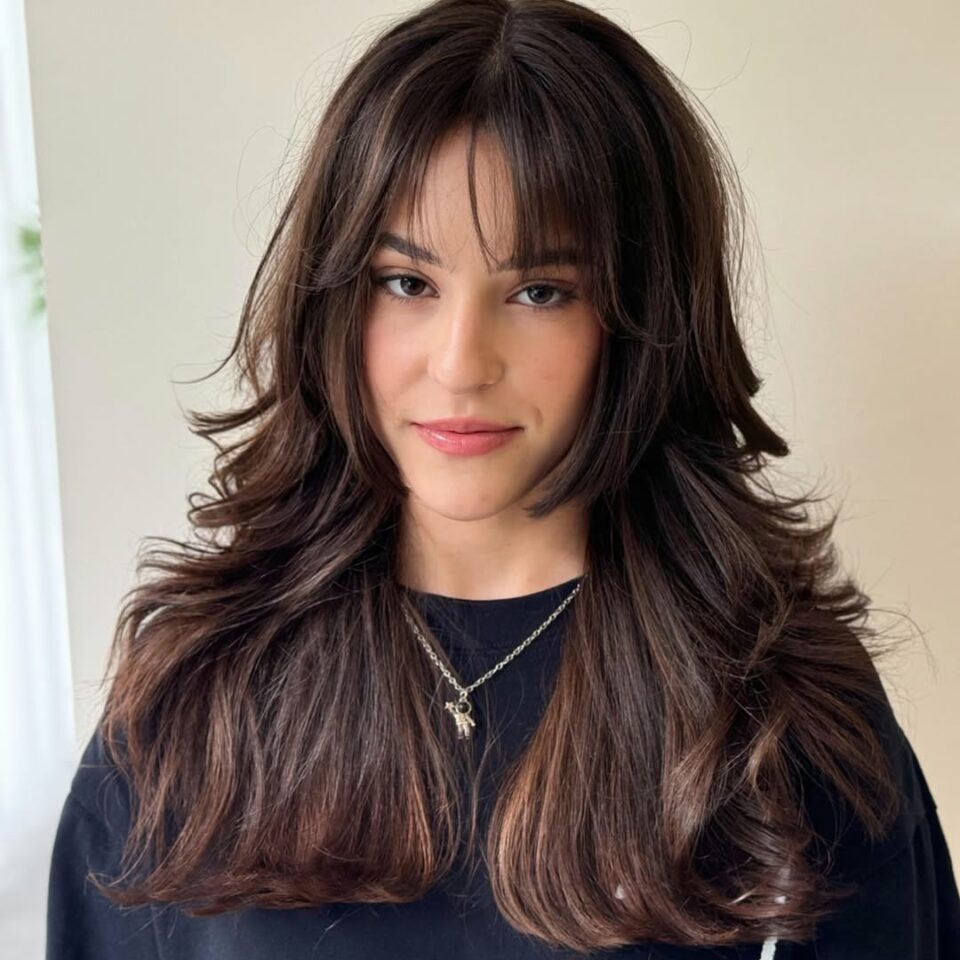 11 Feathered Hairstyles For Perfectly Layered Hair In 2025