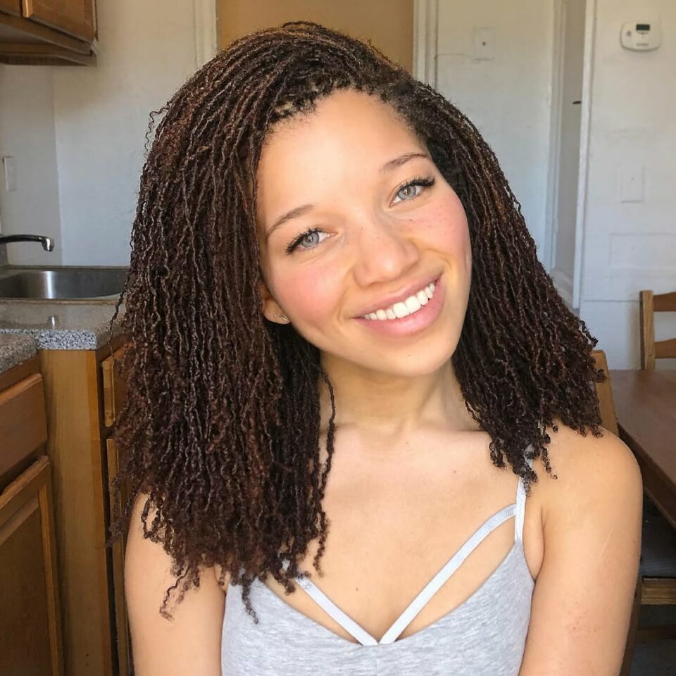 30 Trendy And Gorgeous Loc Styles For Medium Hair That'll Turn Heads