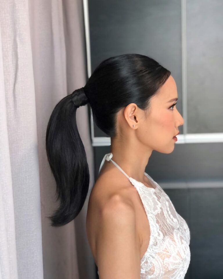 10 Effortlessly Elegant Middle Part Ponytail Hairstyles You'll Love