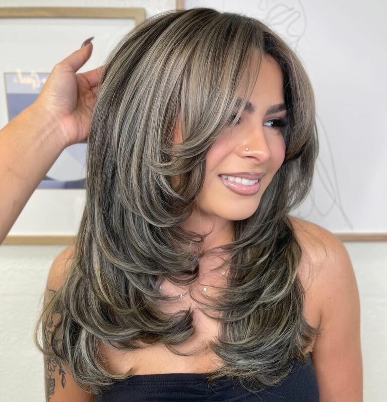 10 Gorgeous Ideas Of Dimensional Grey Hair With Brown Lowlights