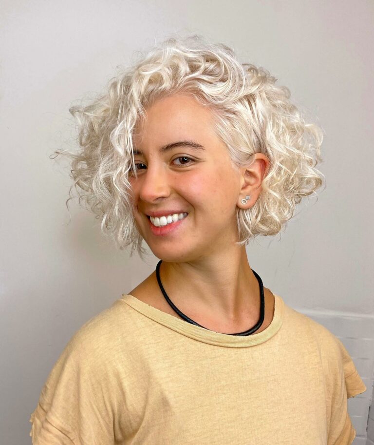 14 Short Stacked Curly Bob Styles That Demand Attention (And Give You ...