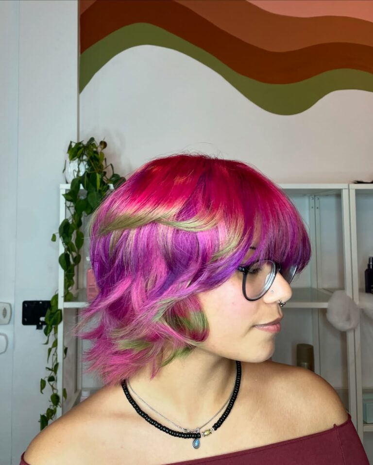 10 Funky Scene Kid Hair Ideas To Upgrade Your Usual Style