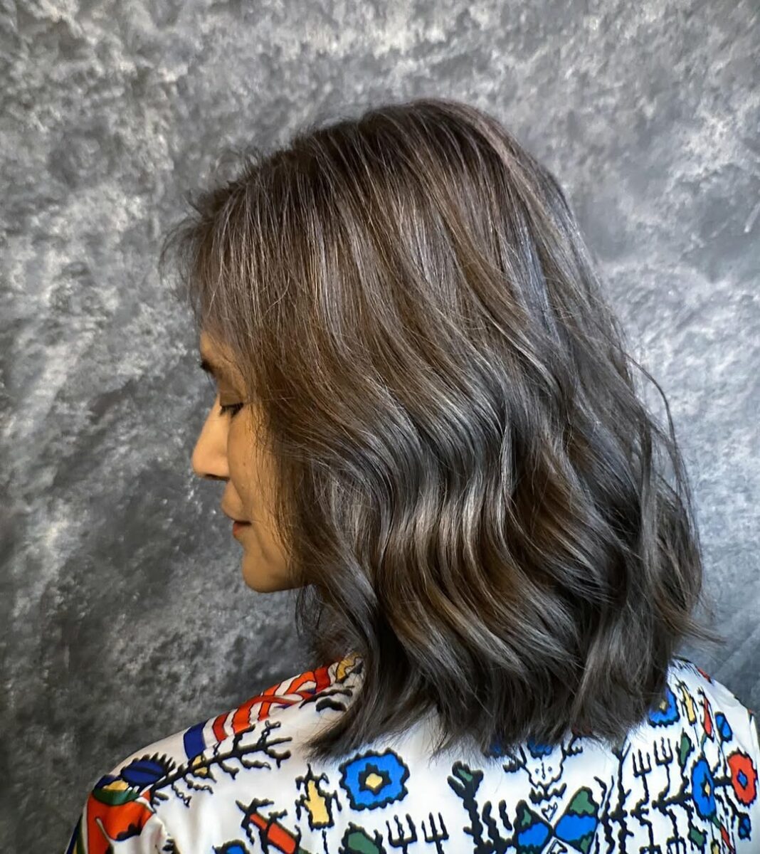 10 Gorgeous Ideas Of Dimensional Grey Hair With Brown Lowlights