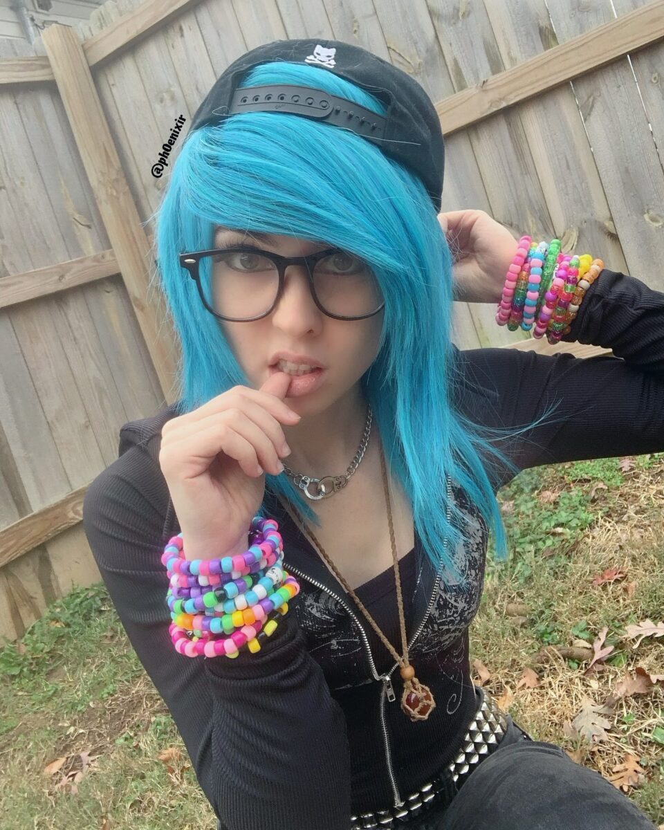10 Funky Scene Kid Hair Ideas To Upgrade Your Usual Style