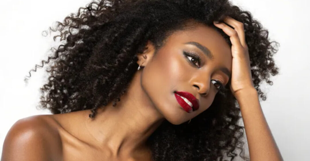 33 Essential Oils That Are Amazing For Curly Hair