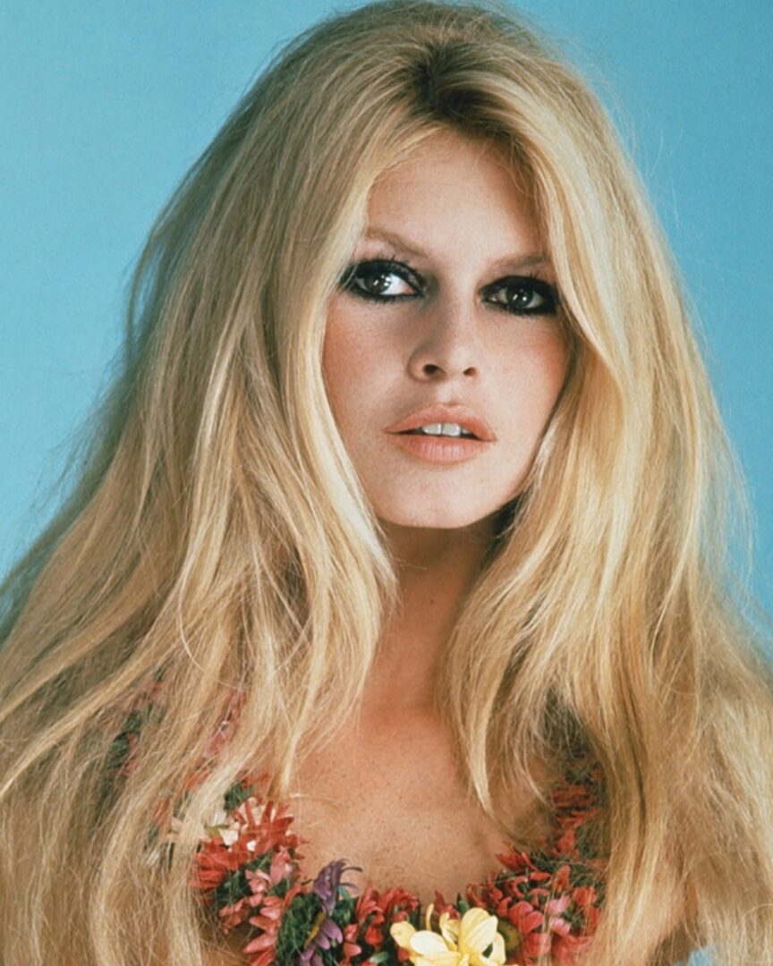 Peace Love And Hair: 29 Hairstyles From The 1960s To Inspire Your Next ...