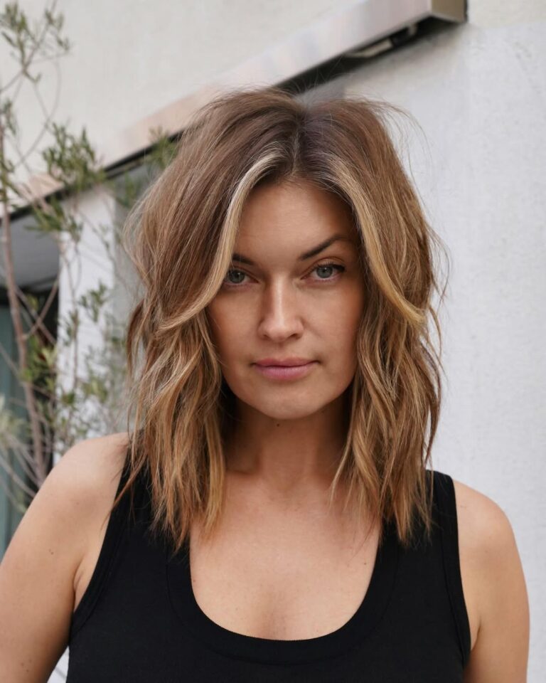 38 Easy-To-Maintain Short Hairstyles Women Are Loving Right Now