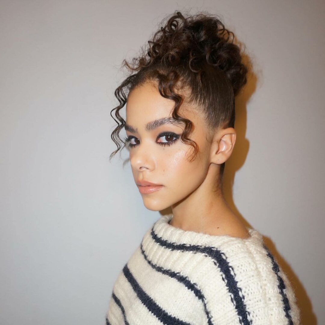 Messy, Sleek & Everything In Between, You'll Love These 34 Bun Styles